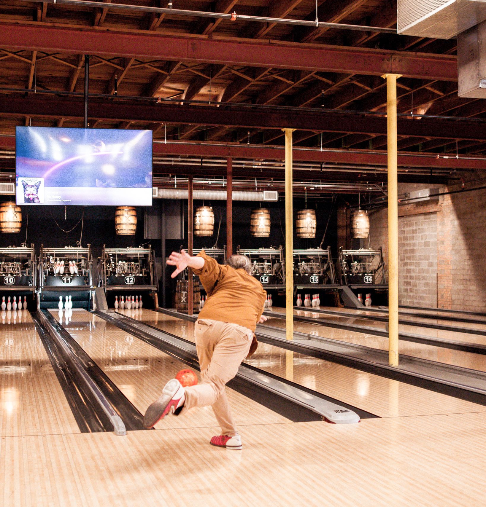 Bowlounge Near Southside | Bowlounge